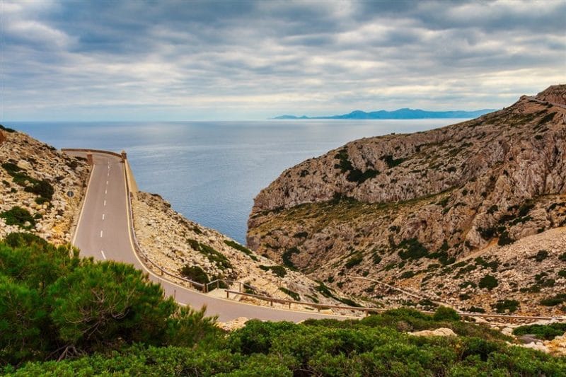 January in Spain – Guide to Weather, Where to Go, and Festivals